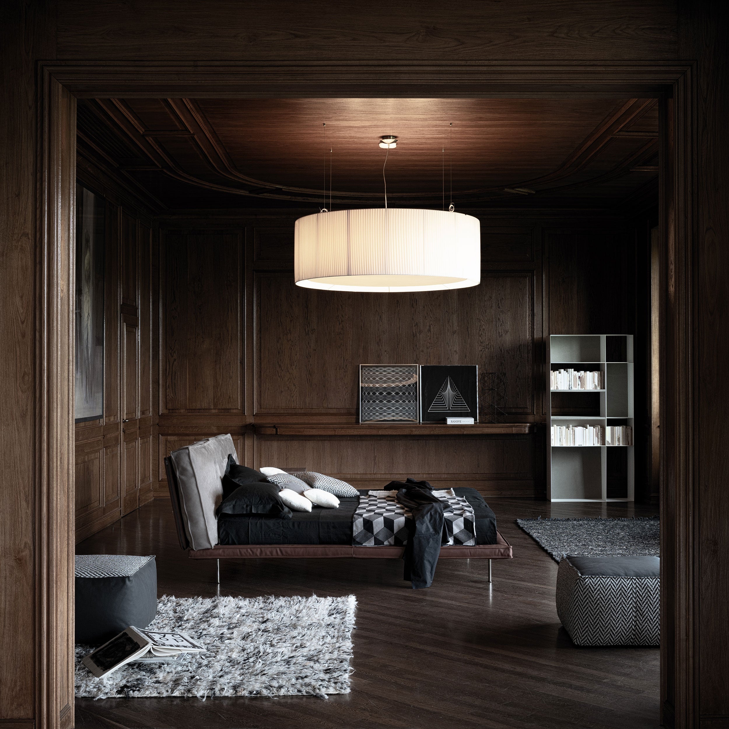 Cierre, Divine Leather Bed – Spencer Interiors