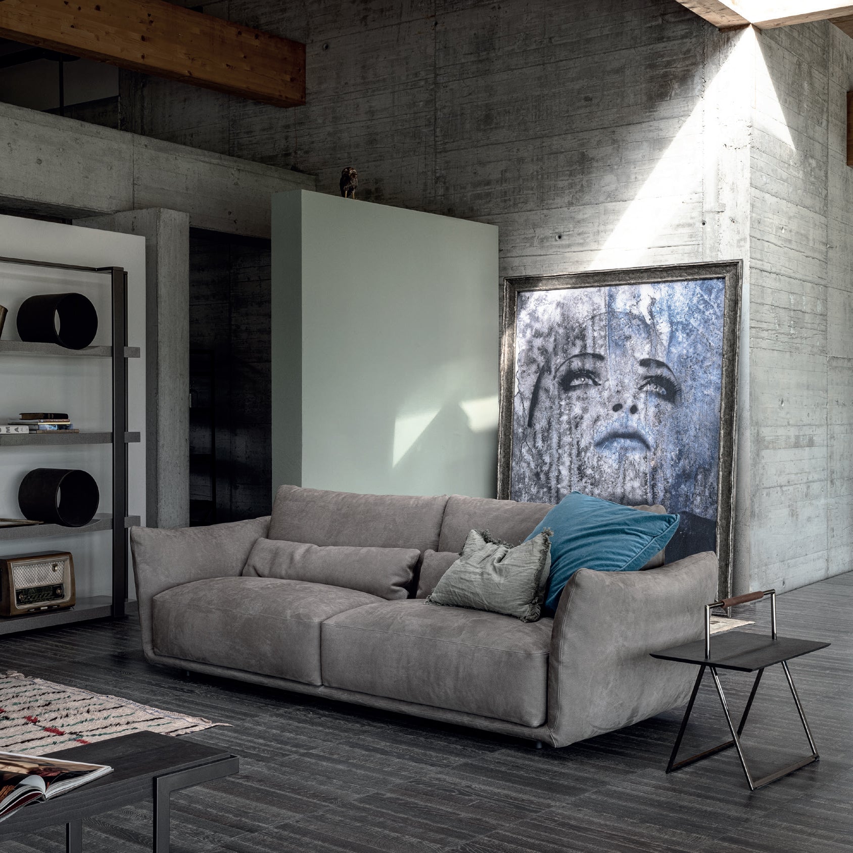 Cierre Clift Sofa in Leather - made in Italy – Spencer Interiors
