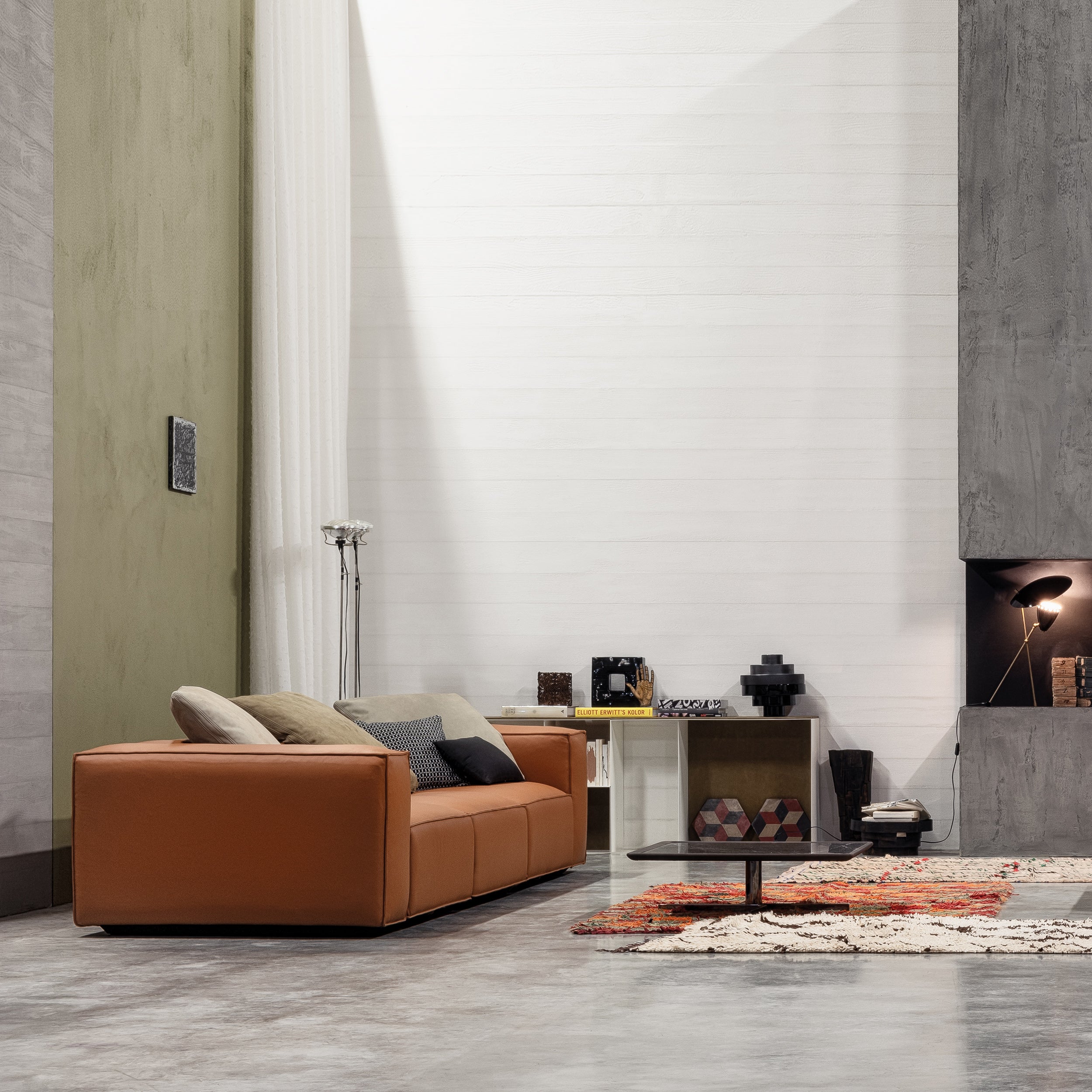 Cierre Season Sofa in leather - made in Italy – Spencer Interiors