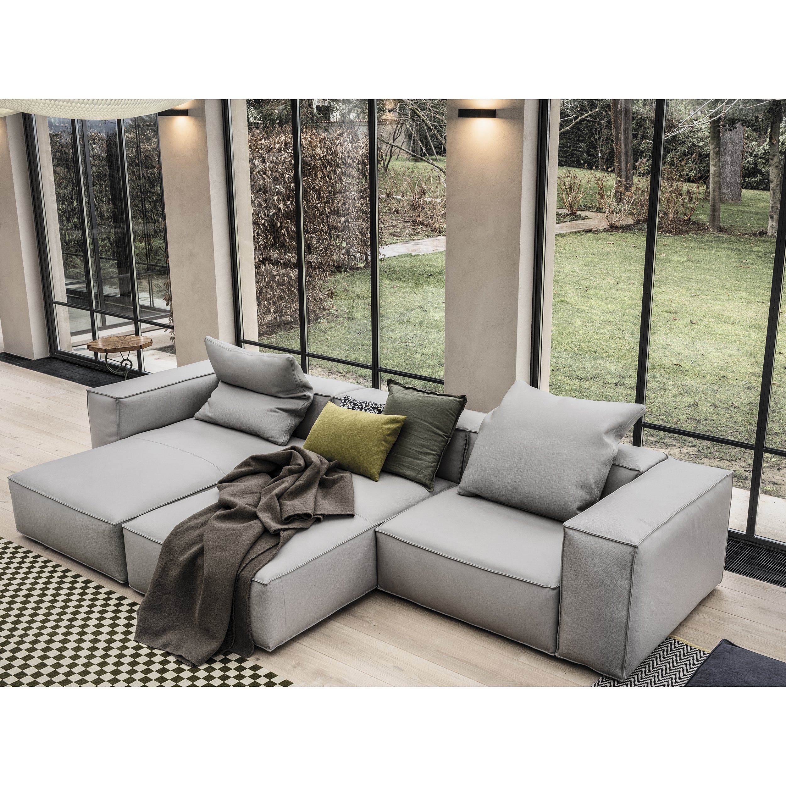 Cierre Season Sectional in Leather - made in Italy – Spencer Interiors