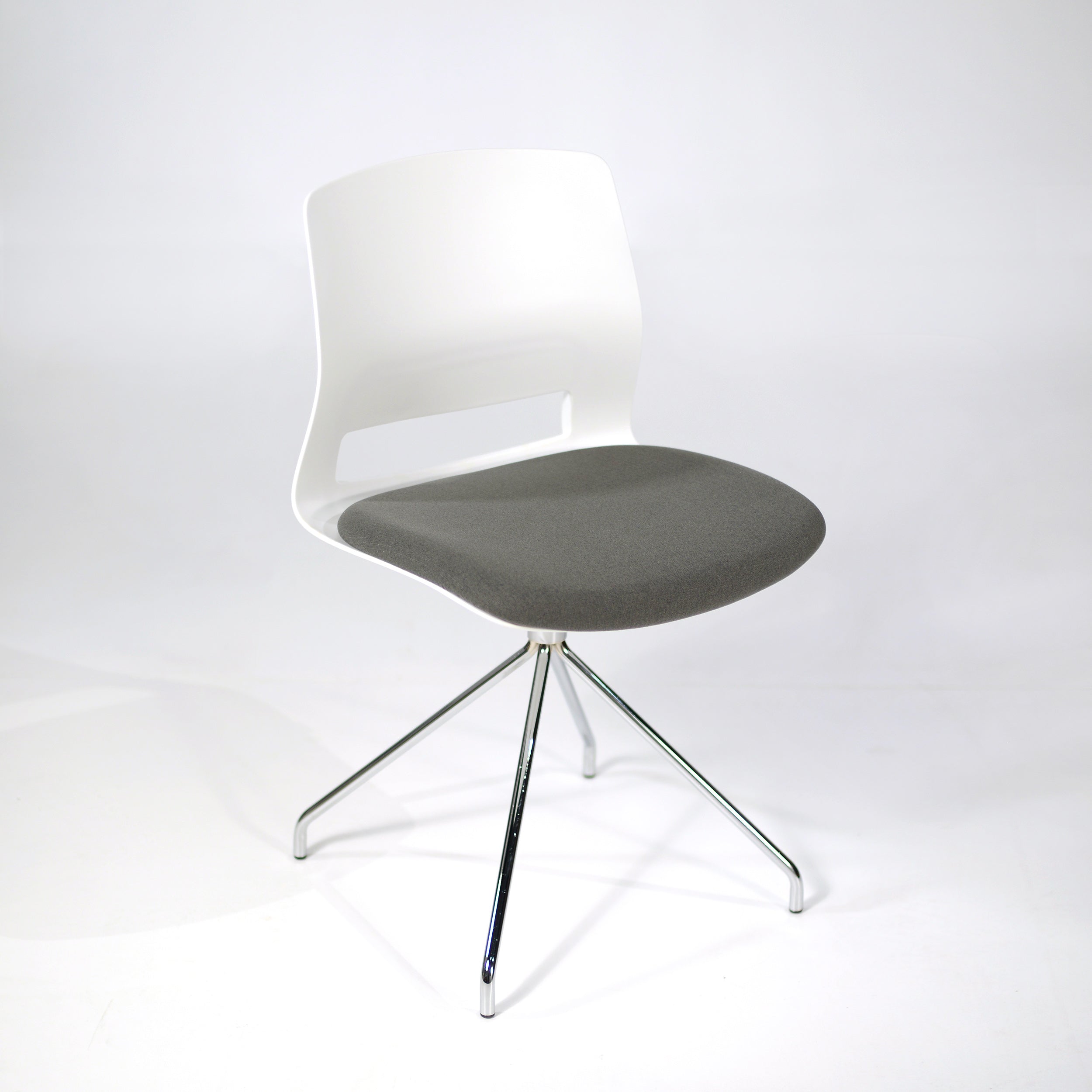 Ofifran Easy Chair in White – Spencer Interiors