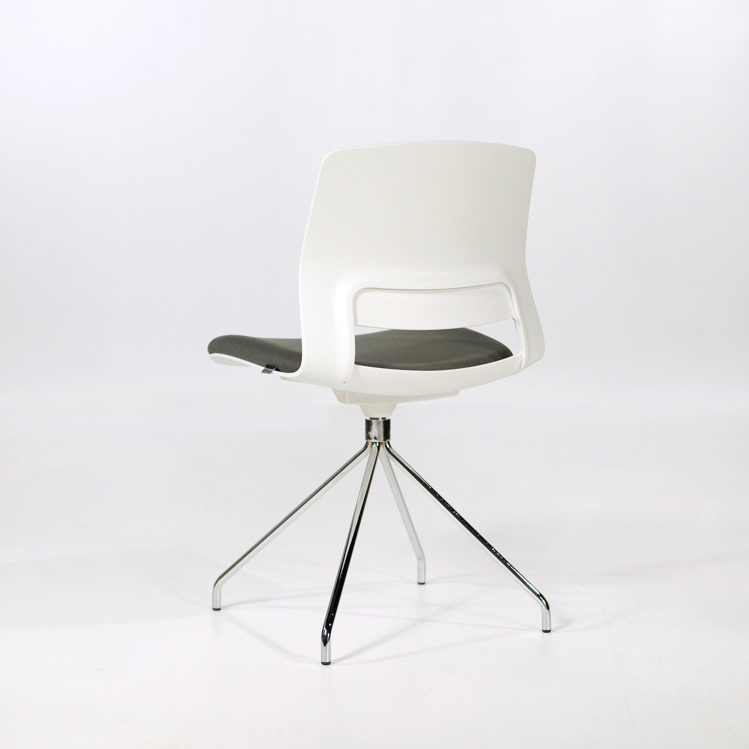 Ofifran Easy Chair in White – Spencer Interiors